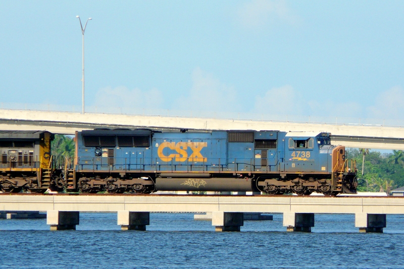 CSX 4738